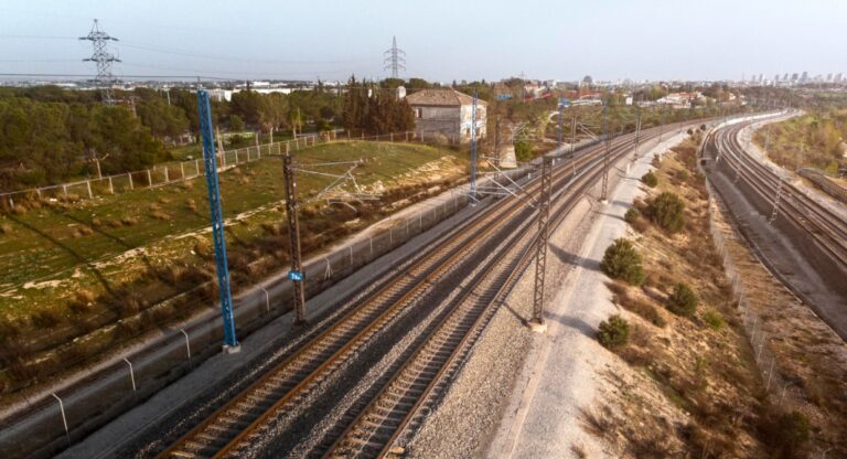 Intensywna modernizacja trasy kolejowej Nowy Sącz-Klęczany w ramach inwestycji PKP Polskie Linie ...